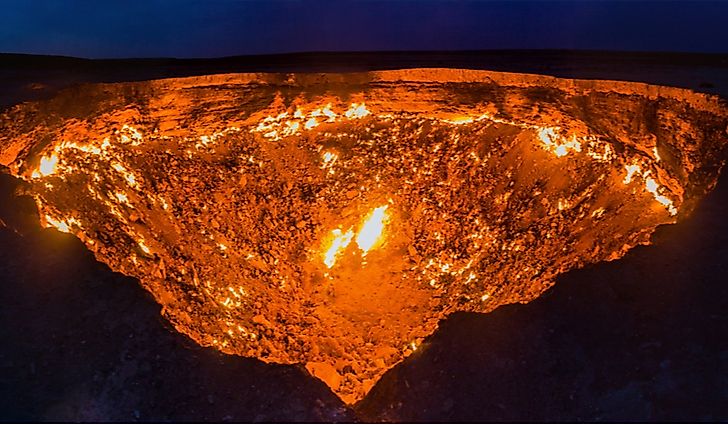 The Darvaza Gas Crater: the Door to Hell - WorldAtlas.com