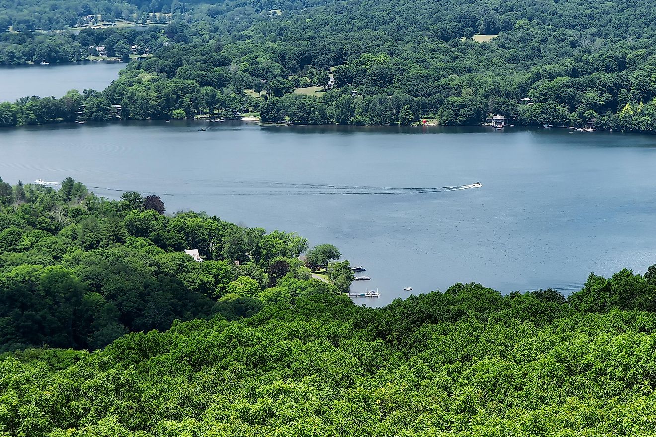 9 Most Beautiful Lakes in Connecticut