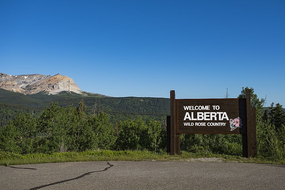 Which Provinces Border Alberta?