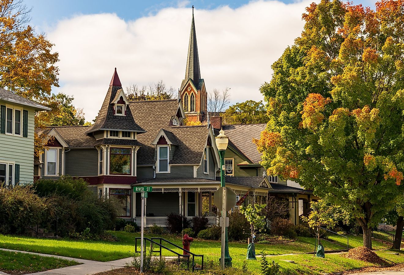 10 Prettiest Towns to Visit in Iowa