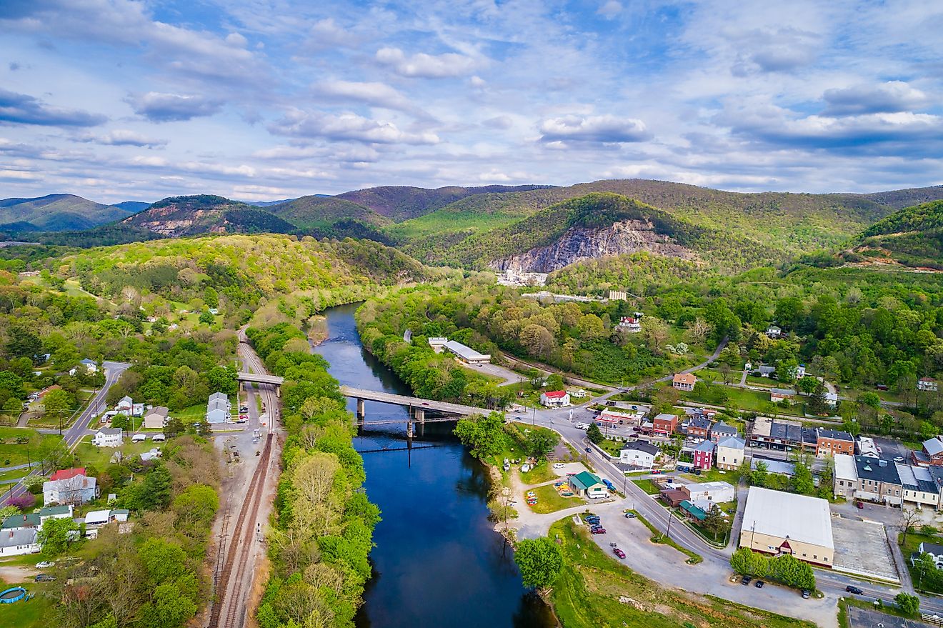 10 Loveliest Small Towns To Visit In Virginia This Summer