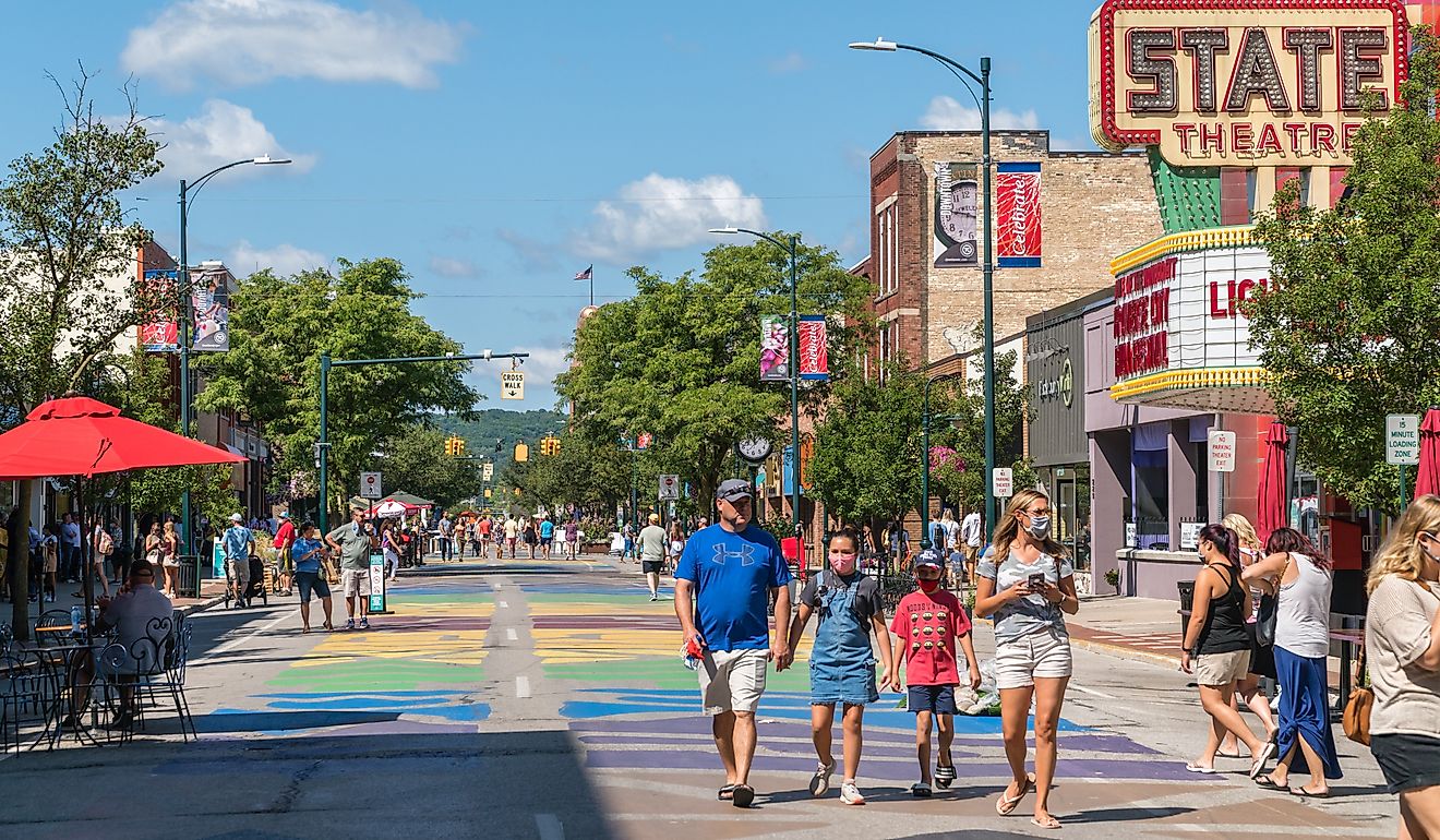 9 Most Walkable Town Centers In Michigan