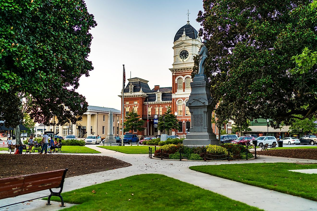 8 Best Courthouse Squares In Georgia