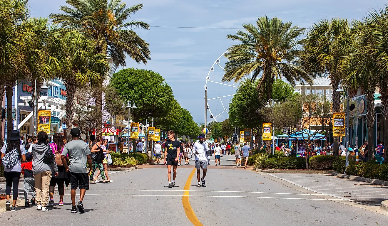 8 Towns in Florida's Emerald Coast With Thriving Local Businesses