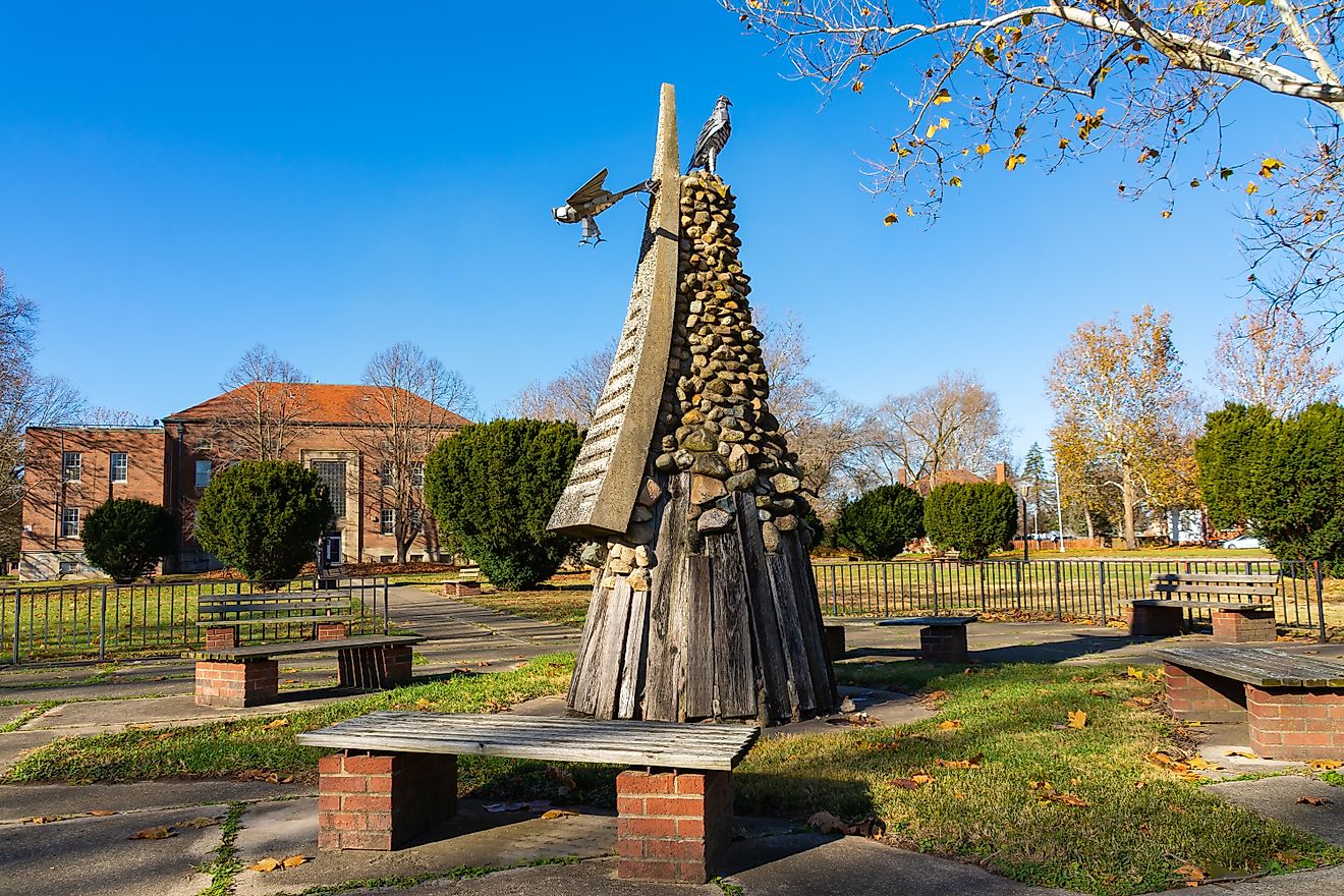 7 Strangest Landmarks in Illinois