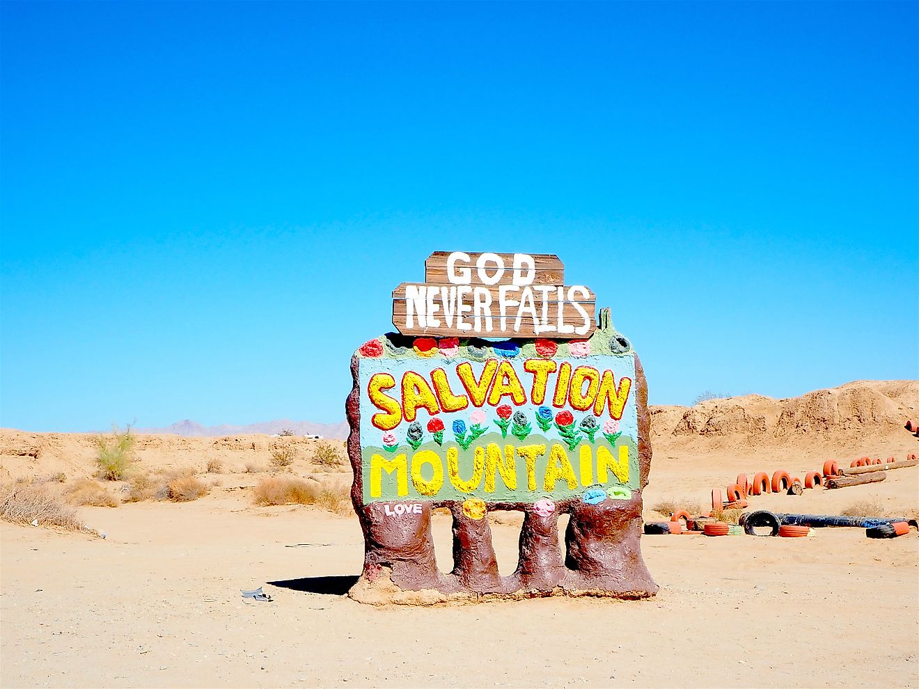 8 Strangest Landmarks in California