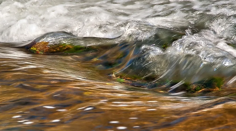 What Is A Riffle? - WorldAtlas