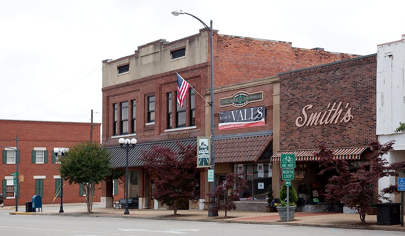 7 Towns in Alabama With Thriving Local Businesses