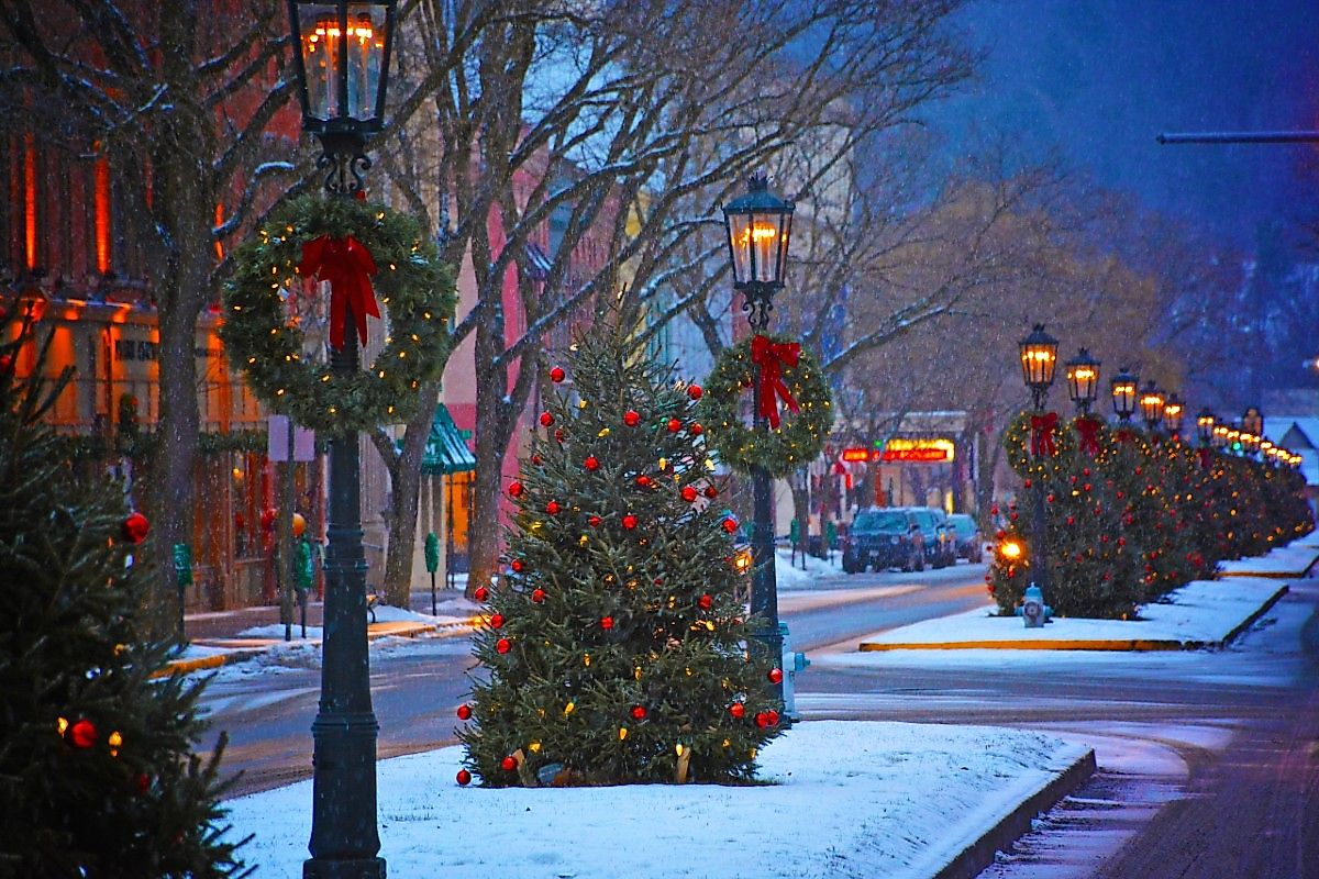 Pennsylvania's 8 Most Festive Downtowns For The Holidays