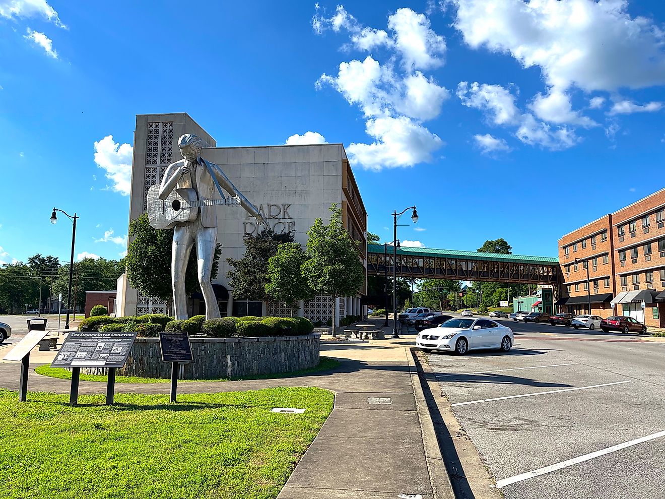 9 Towns In Alabama With Vibrant Downtown Areas
