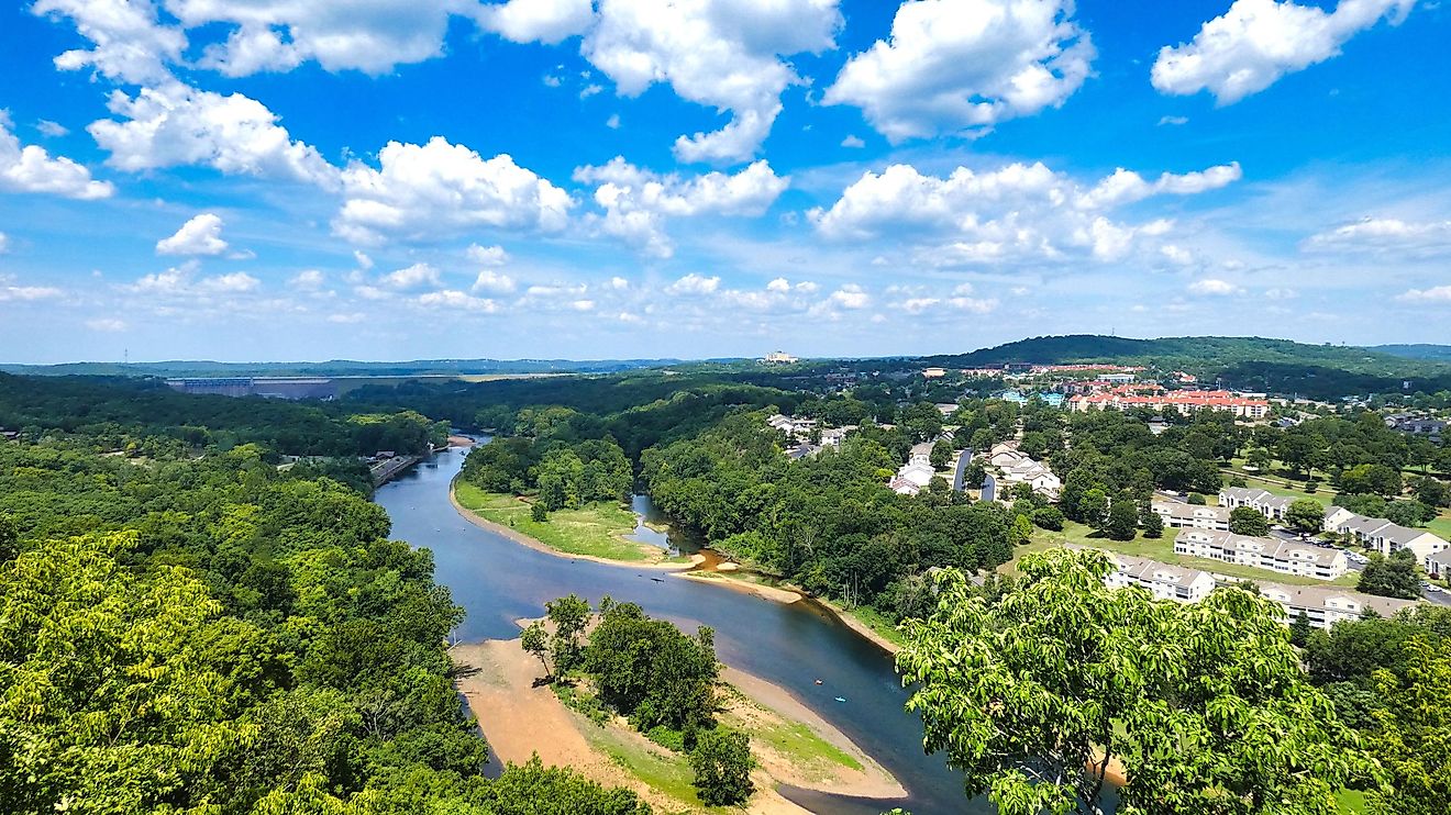 8 Top-Ranked Towns In The Ozarks For Retirees