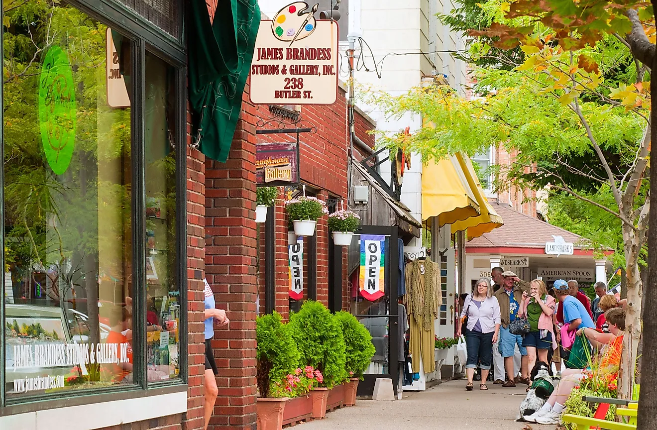 7 Senior-Friendly Towns in Michigan