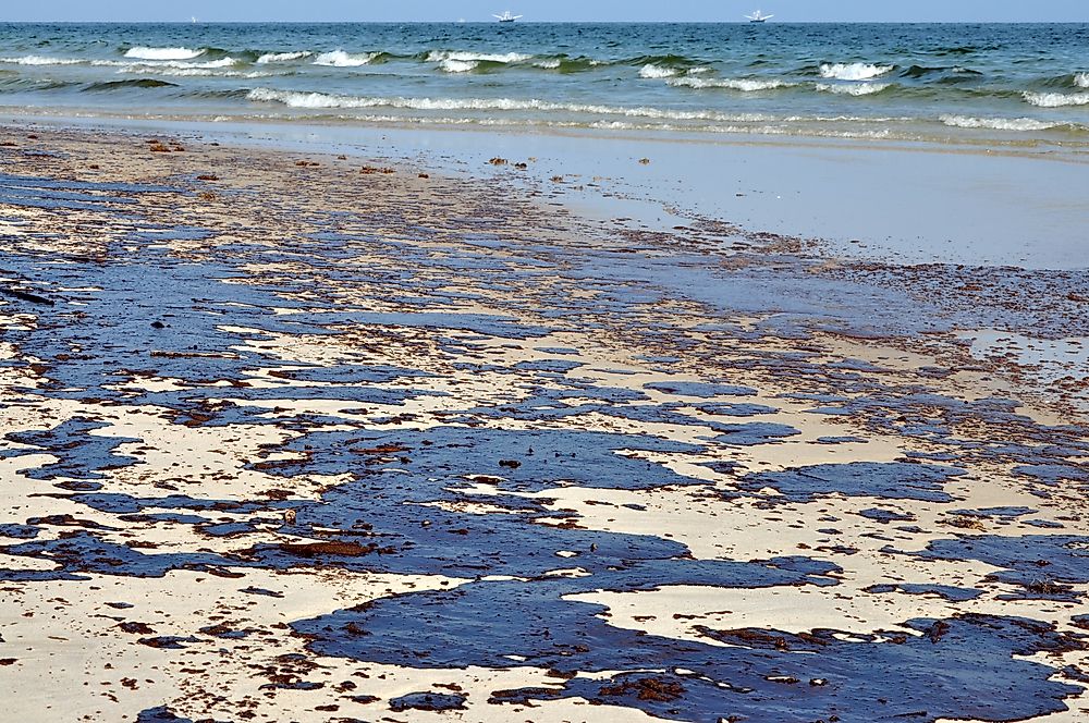 How Do Oil Spills Affect The Environment WorldAtlas