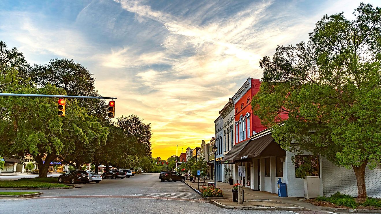 6 Most Memorable Small Towns In Alabama