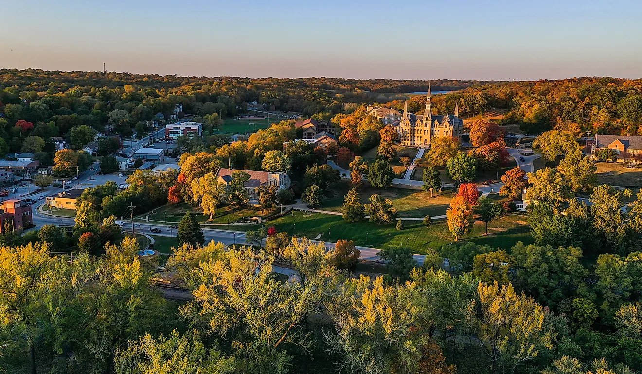 9 Top Places To Visit In Missouri This Fall