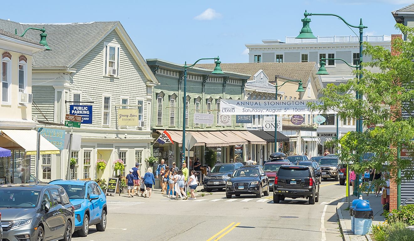 9 Towns in Connecticut with Vibrant Downtown Areas