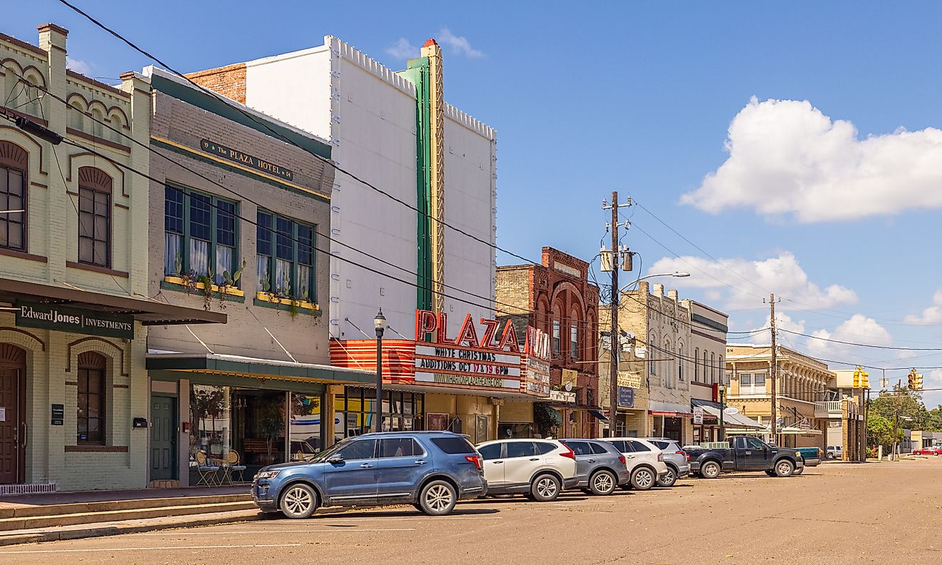 6 Charming Texas Communities To Retire Around Houston