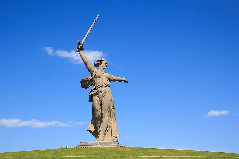 The World's Tallest Statues of Women - WorldAtlas