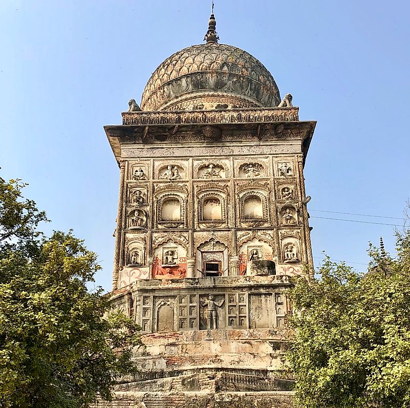 India's Frog Temple Offers a Thrill For Tourists - WorldAtlas.com
